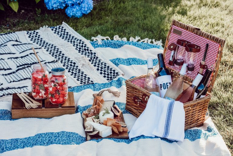THREE STEPS TO THE PERFECT SUMMER PICNIC | Sportsanista